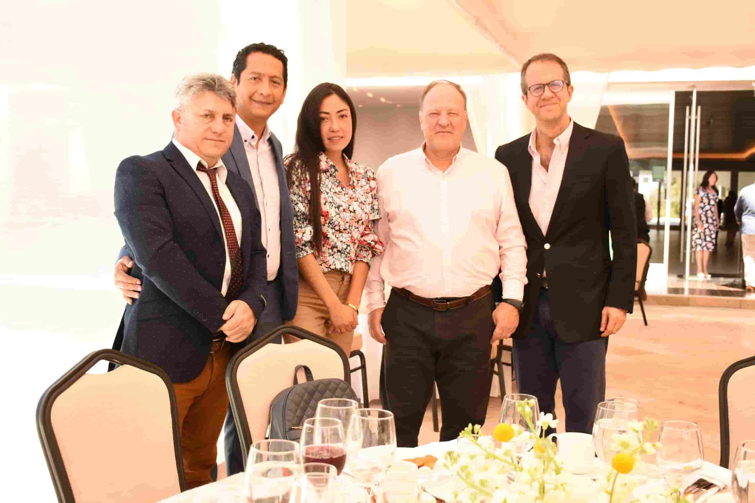 25 años Corpcultivos - metroflorecuador.com